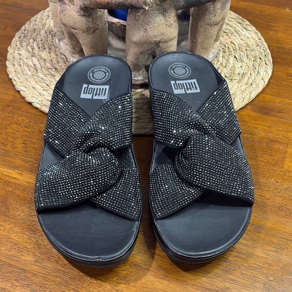 Fitflop | Shoes | Fitflop Black Comfort Sandals With Cushioned Sole ...
